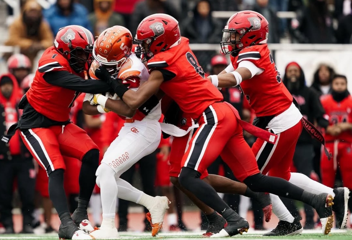 Dunbar wins Turkey Bowl, DCSAA championship ahead - The Washington Informer